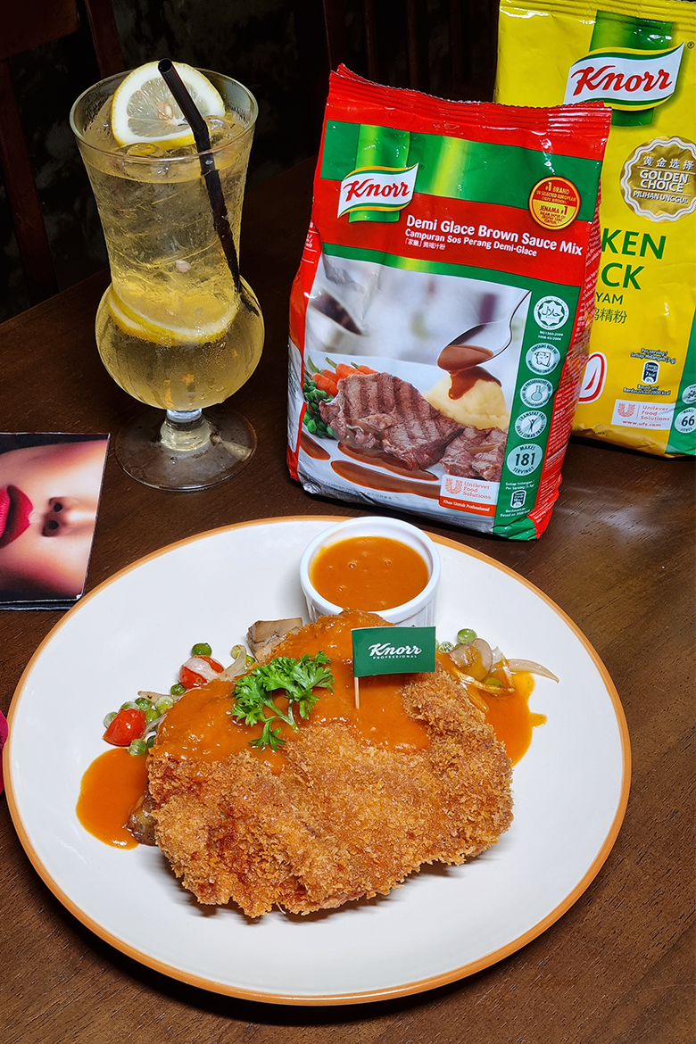 Top 3 Award-Winning Chicken Chop Places Recommended By Dato' Fazley Yaakob